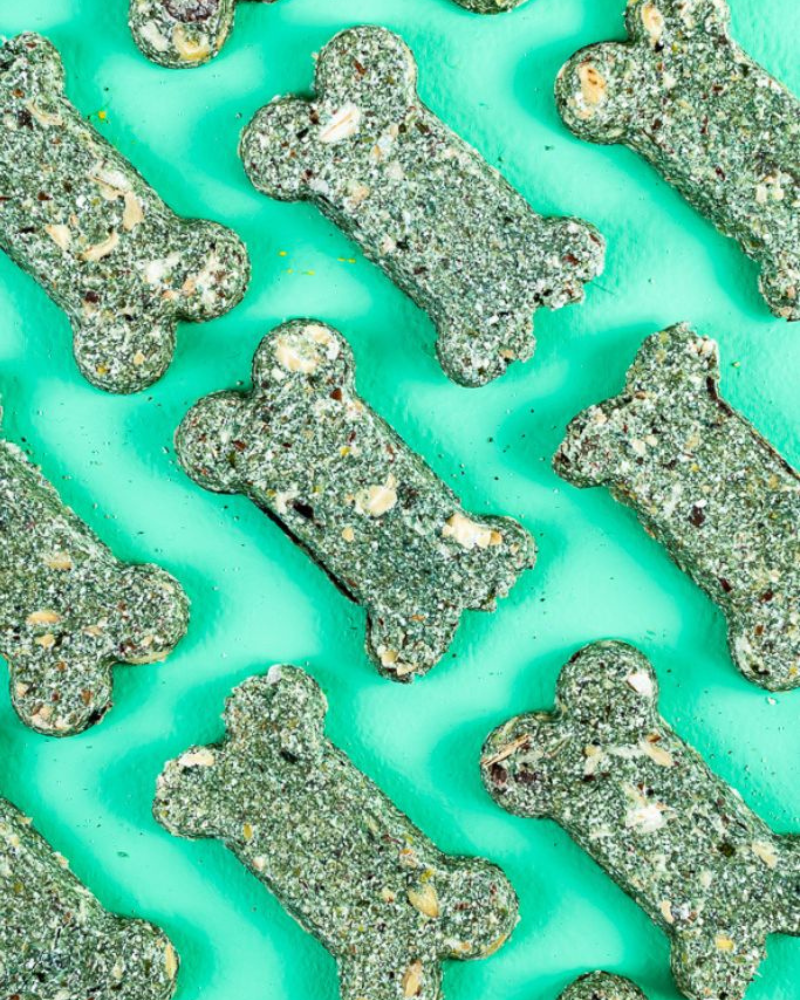 WINNIE LOU | Minty Breath Bones Dog Treats | DOG & CO.