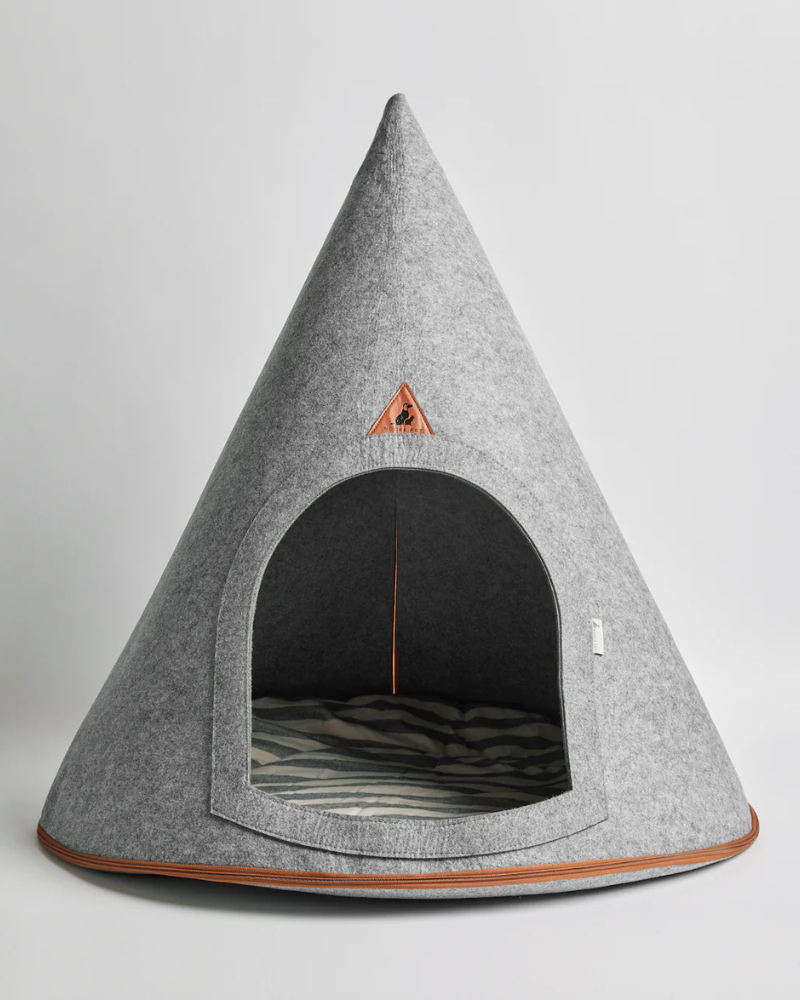 NOOEE PET | Soft Packable Pet Cave in Grey | DOG & CO.